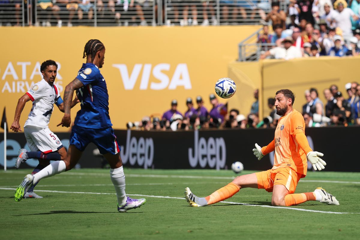 Donnarumma Buka Suara soal Hubungan dengan Luis Enrique Usai Ditendang