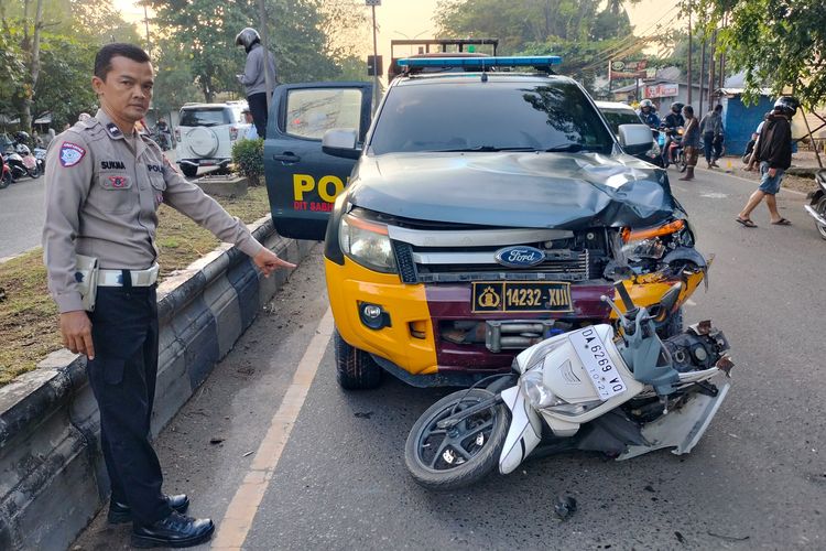 Foto : Kronologi Tabrakan Mobil Polisi dan Motor yang Tewaskan Pelajar di Banjarbaru Halaman 1