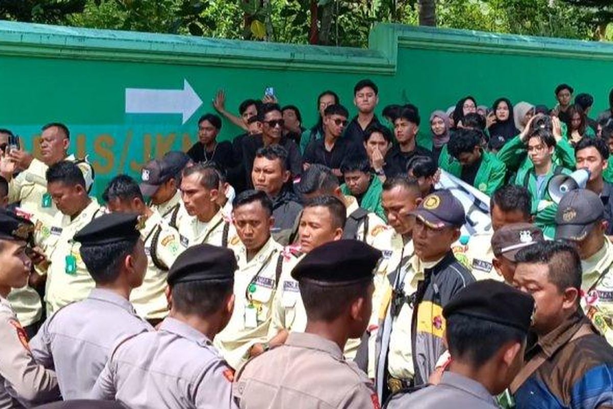 Konflik Keluarga, Massa Kepung Universitas Malahayati Lampung, 200 Polisi Berjaga