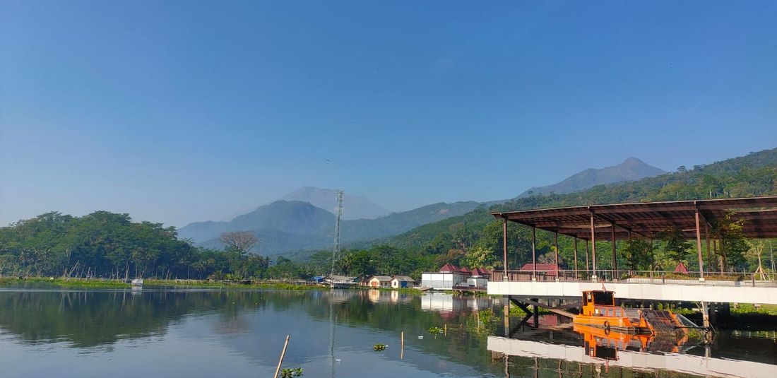 Rute dan Harga Tiket Bukit Cinta Rawa Pening, Tempat Wisata Keren di ...