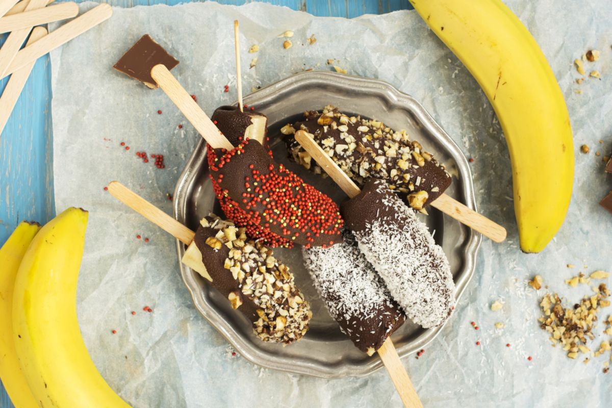 Resep Es Kul-kul, Buah Beku Celup Cokelat ala Penjual TikTok