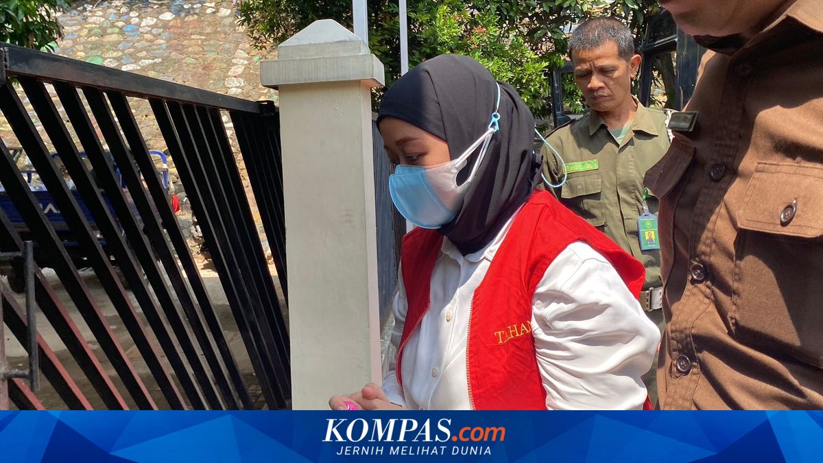 Meita Irianty Tiba di PN Depok untuk Jalani Sidang Perdana Penganiayaan ...