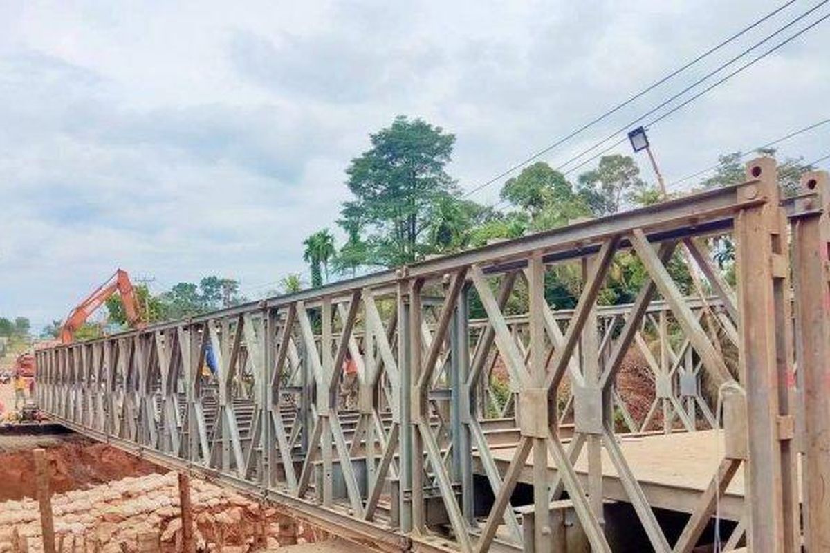 Jembatan Darurat Penghubung Jambi-Sumbar Terpasang, tapi Belum Bisa Dilalui
