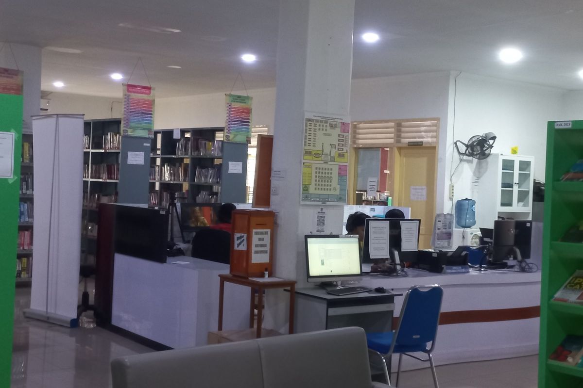 Zufri, Pustakawan Pematangsiantar yang Korbankan Jam Istirahat demi Pengunjung