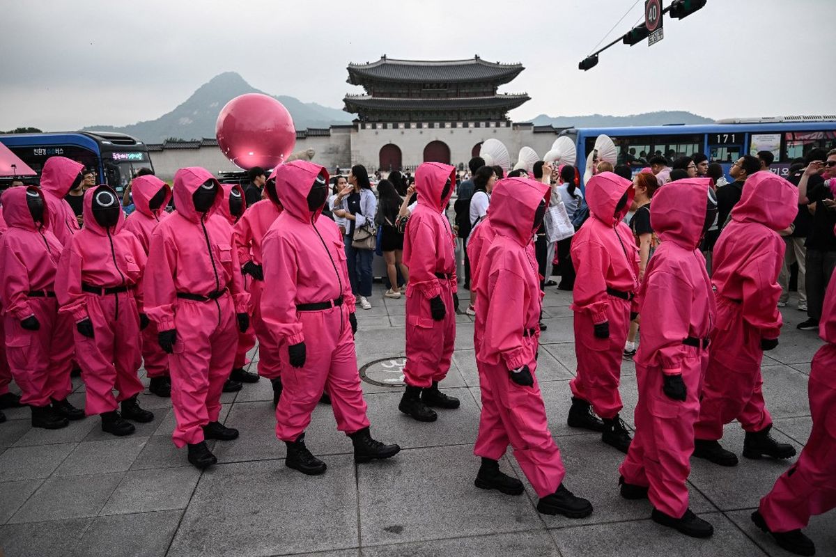 Ribuan Penggemar Padati Seoul Rayakan Akhir Musim "Squid Game"