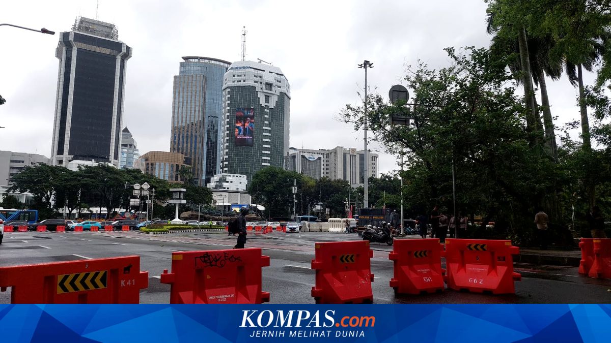 Ada Demo Ojol, Jalan Medan Merdeka Selatan Ditutup