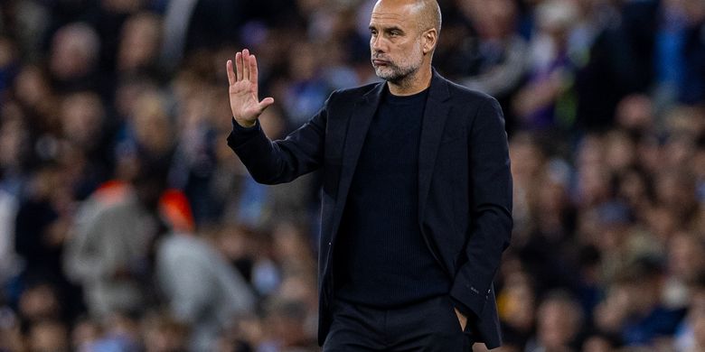 [KLARIFIKASI] Pep Guardiola Tidak Bersalaman dengan Alan Smith, Bukan ...