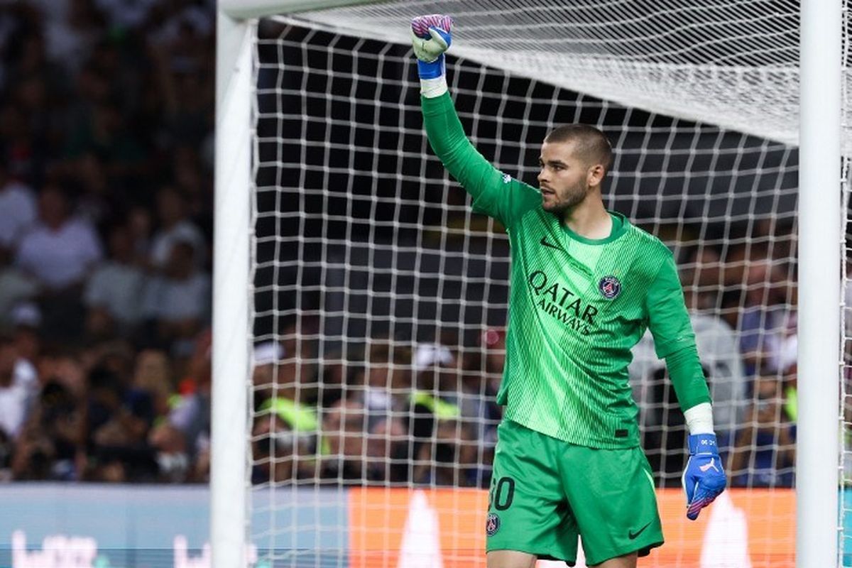 Kiper Baru PSG Lucas Chevalier Blunder di Piala Super Eropa 2025
