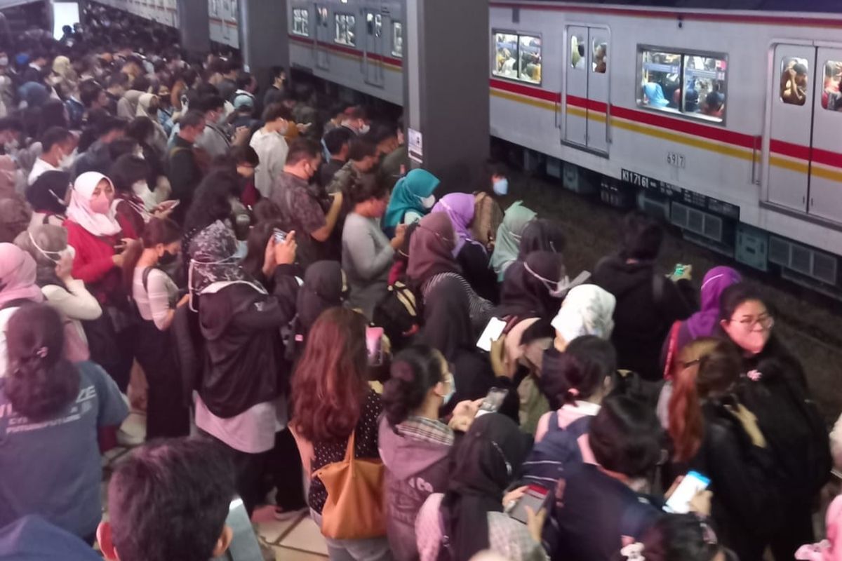 Semua Rangkaian KRL Jabodetabek Bakal Terdiri dari 12 Gerbong mulai 2025