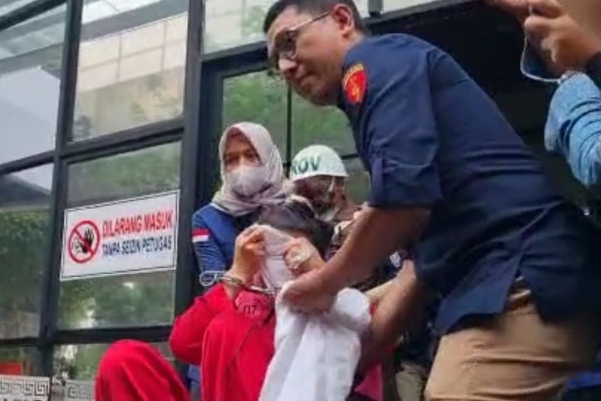 Profil Hasnaeni “Wanita Emas”, Tersangka Kasus Korupsi Waskita Beton ...