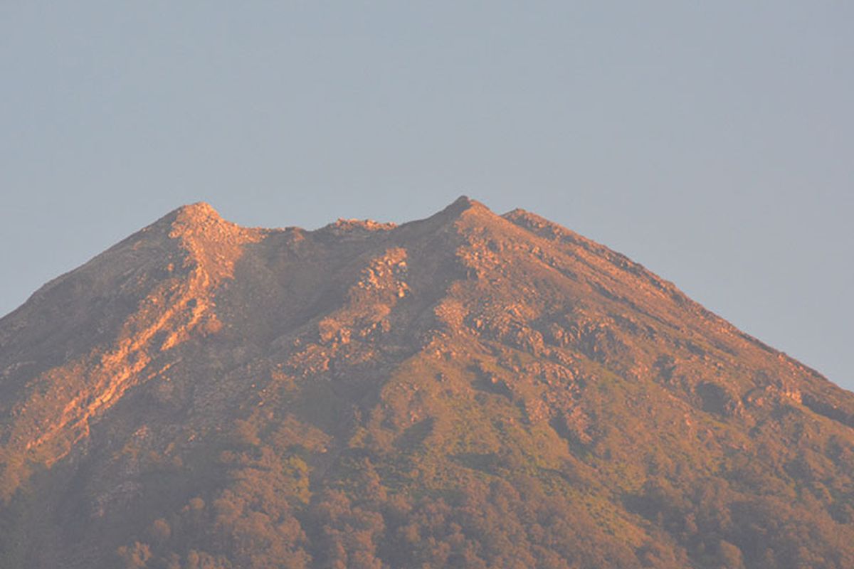Gunung Merapi Keluarkan Awan Panas Guguran dengan Jarak Luncur 1 Km
