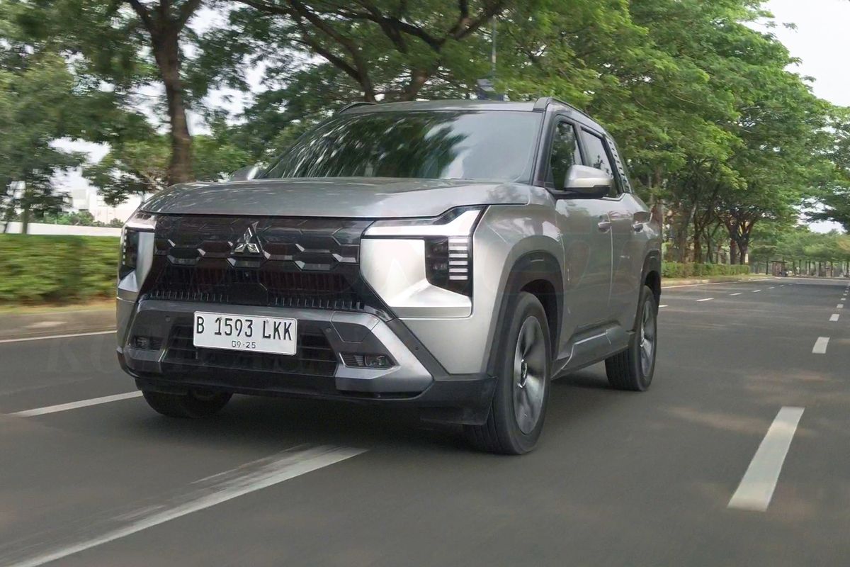 Perbandingan Mitsubishi Destinator vs Innova Zenix: Fitur, Mesin, dan Harga