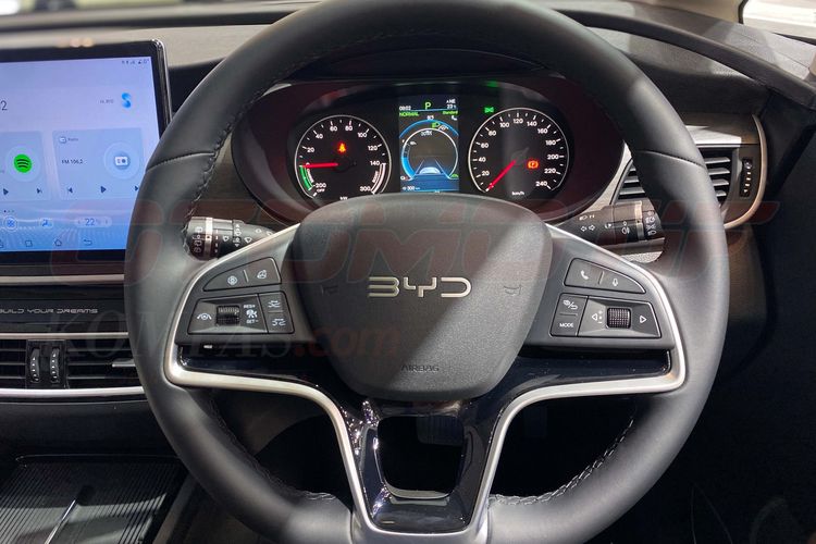 Bahas Fitur Canggih MPV Listrik BYD M6