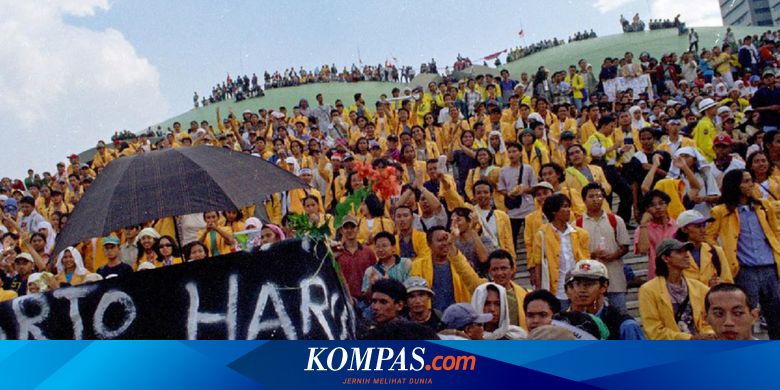 Riuh Rendah Mahasiswa di Gedung DPR/MPR Jelang Mundurnya Soeharto...