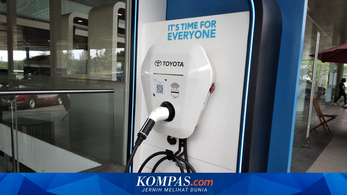Pemasangan Wall Charger Toyota Tak Bisa Sembarang, Mesti Gandeng PLN