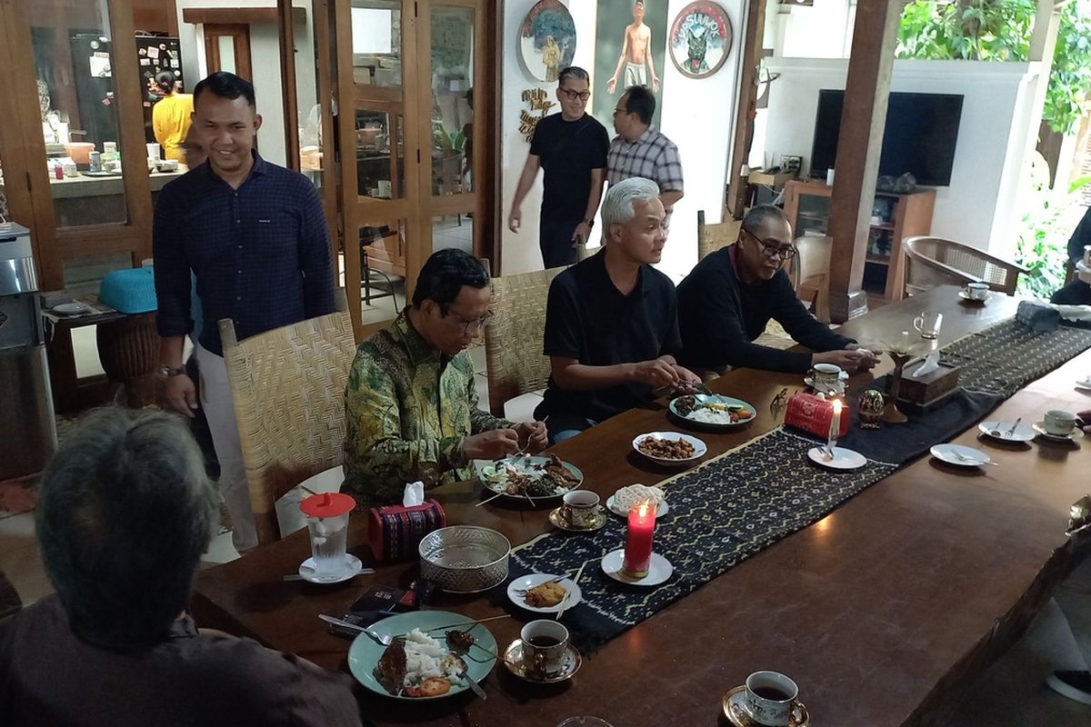 Ganjar-Mahfud Sambangi Rumah Butet, Mahfud: Ini Tetangga Saya Sekarang