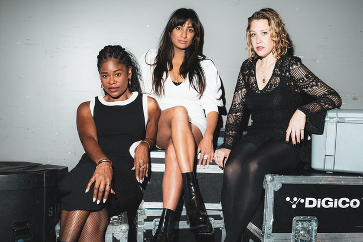 Lirik dan Chord Lagu Fortune Teller - Say She She