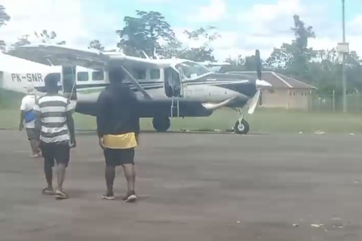 Pilot dan Co-pilot Smart Air Aviation Ditangkap dan Dibunuh di Bandara ...