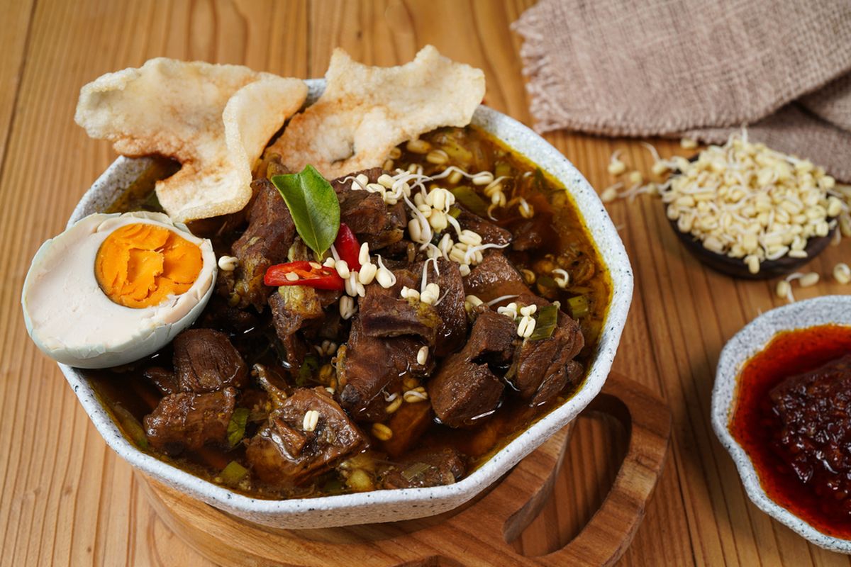 Masakan Hitam Khas Indonesia Masuk 10 Makanan Terenak Dunia, Apa Itu?