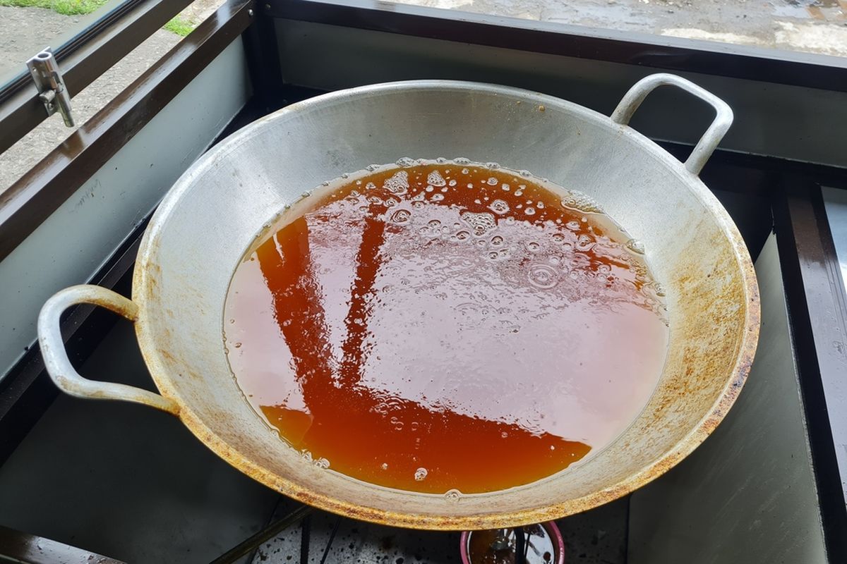 Minyak Goreng Bau Tengik? Ini Tips Atasi dengan Bahan Dapur