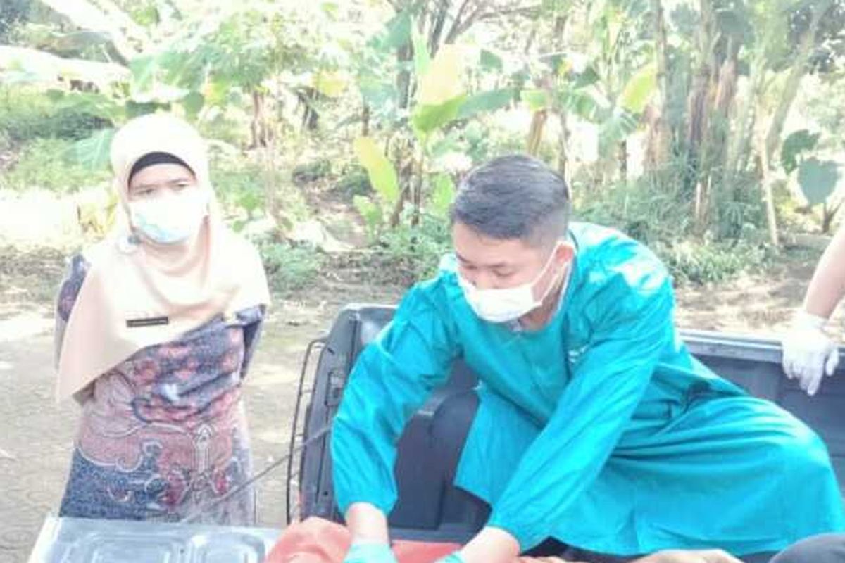 Mayat Tak Dikenal Ditemukan Tergantung di Pohon Area TPU Ciparay