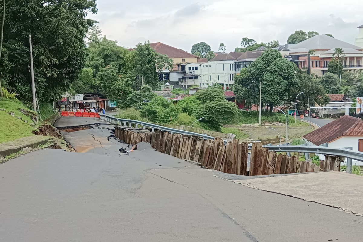 Perbaikan Jalan Batu Tulis yang Ambles Bisa Rampung Sebelum Lebaran