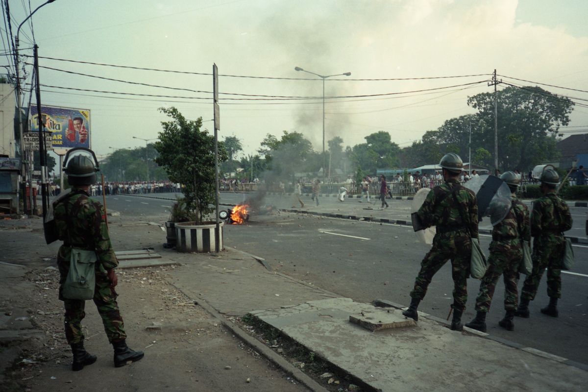 Rangkaian Peristiwa Pasca "Kudatuli" 27 Juli 1996...