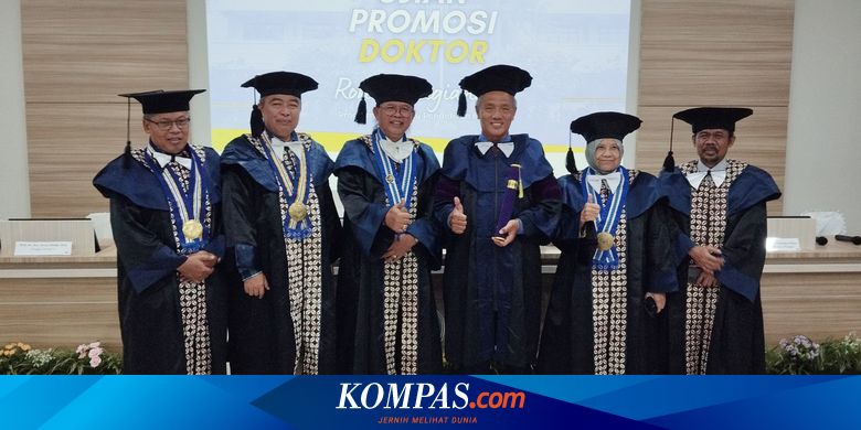 Wartawan Senior di Jogja Ini Lulus S3 di UNY dengan IPK 3,87