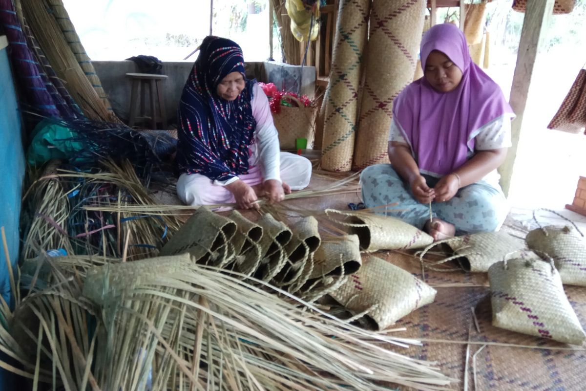 Kisah Warga Kampung Purun, Hidup Sejahtera, Produk Tembus 4 Negara