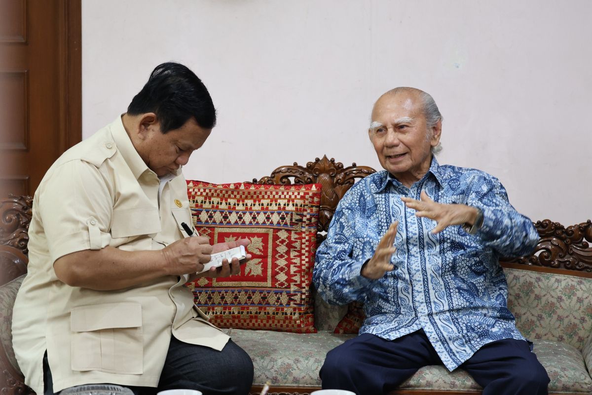 Profil Emil Salim, Mantan Menteri di Era Soeharto yang Sampaikan Pesan ...