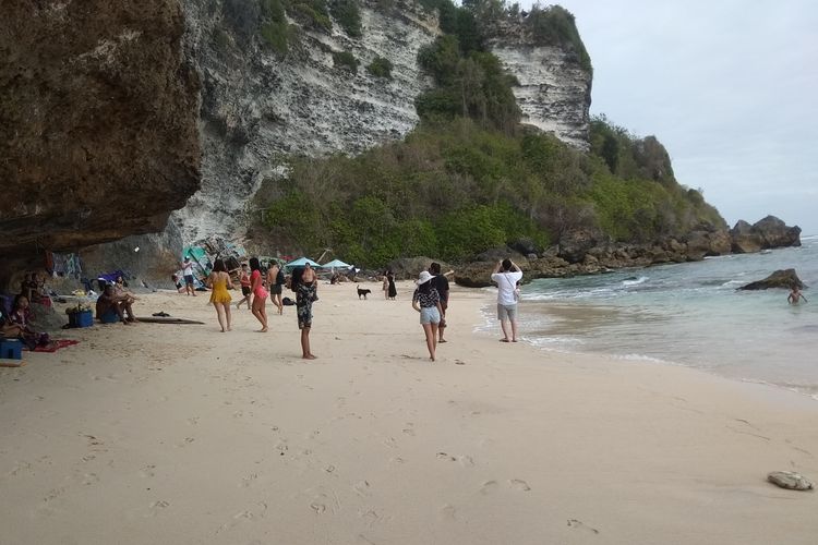 Pantai Suluban di Bali: Lokasi, Daya Tarik, dan Harga Tiket