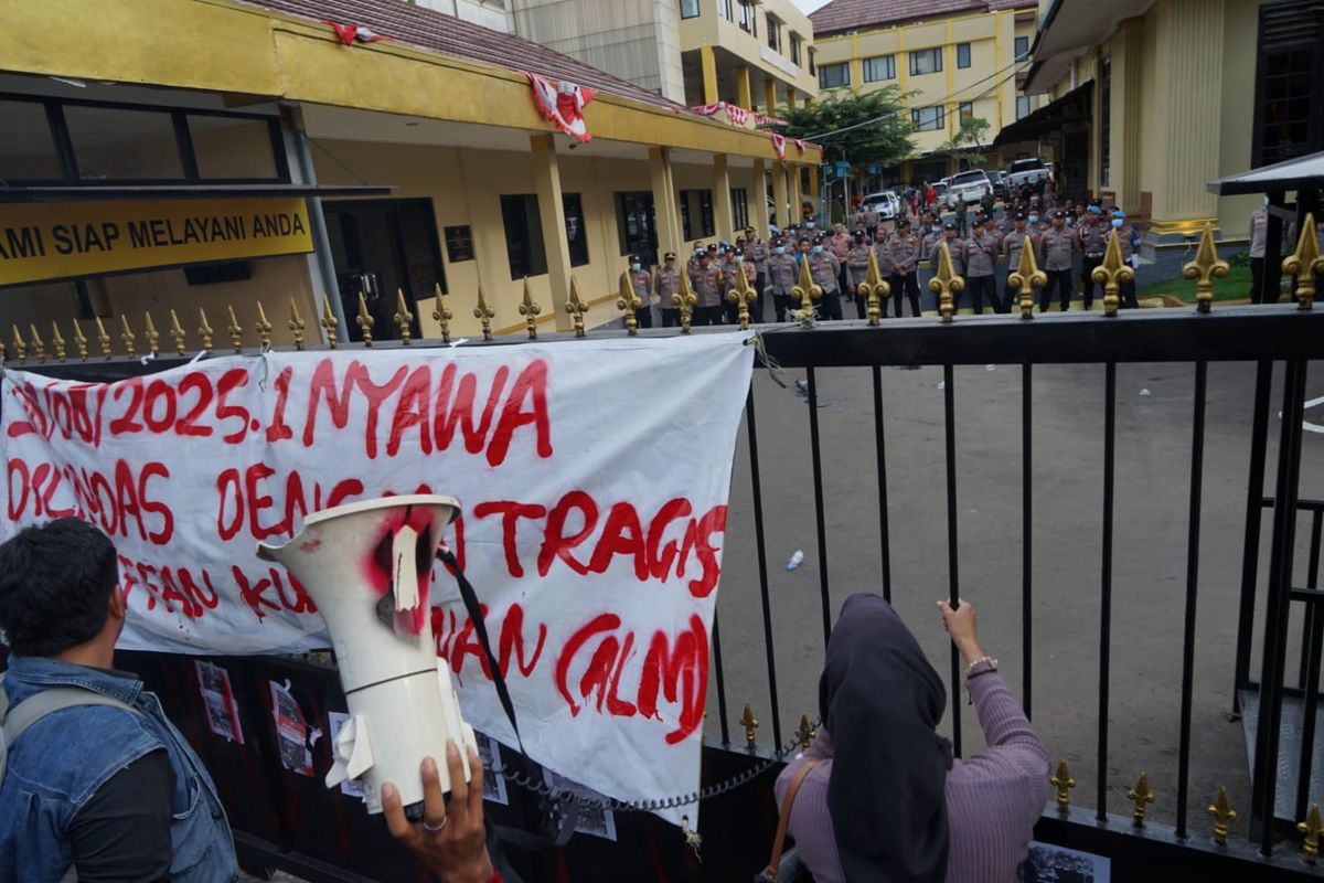 Massa Demo di Mapolresta Bogor Kota, Tuntut Keadilan Kasus Tewasnya ...