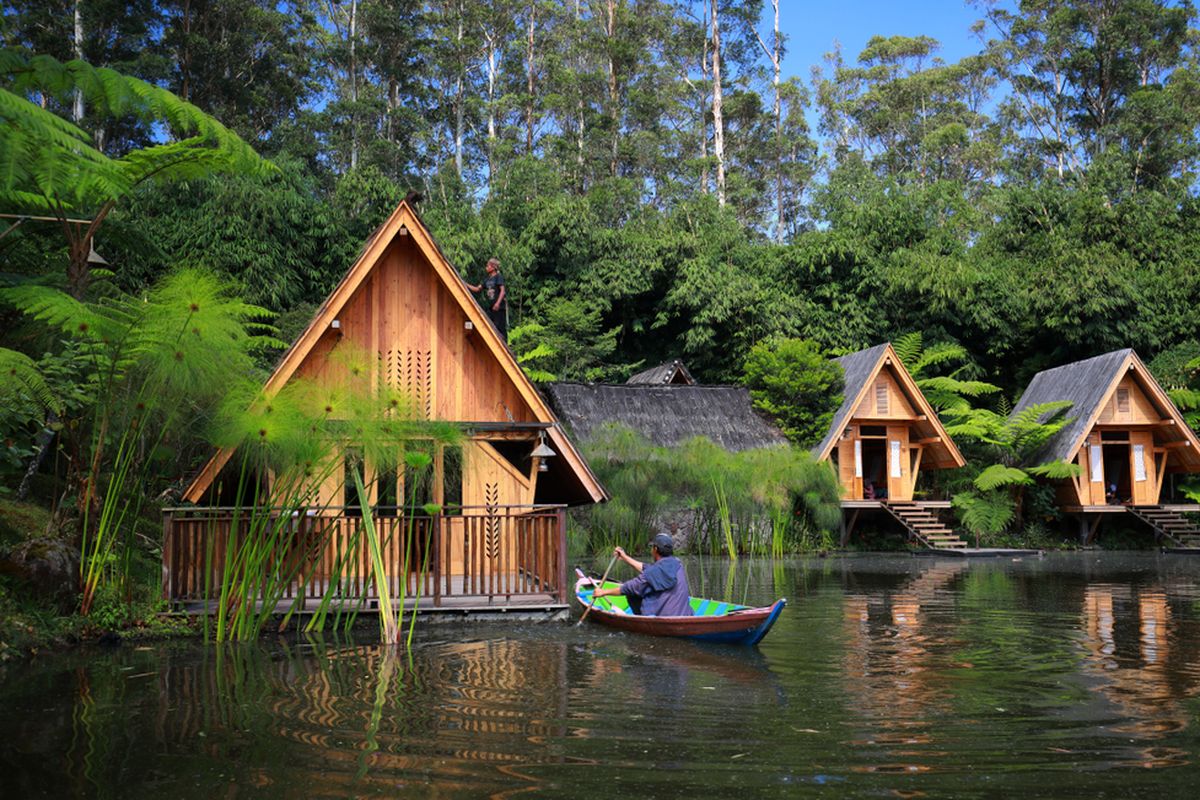 5 Aktivitas di Dusun Bambu Lembang, Ada Naik Sampan dan Glamping