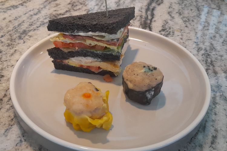 Mencoba Makanan di Flight Club, Restoran Lounge Baru di Bandara Bali