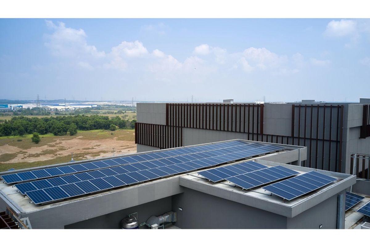Proyek Panel Surya 1,4 GW Dimulai, Target Naikkan Produksi Nasional