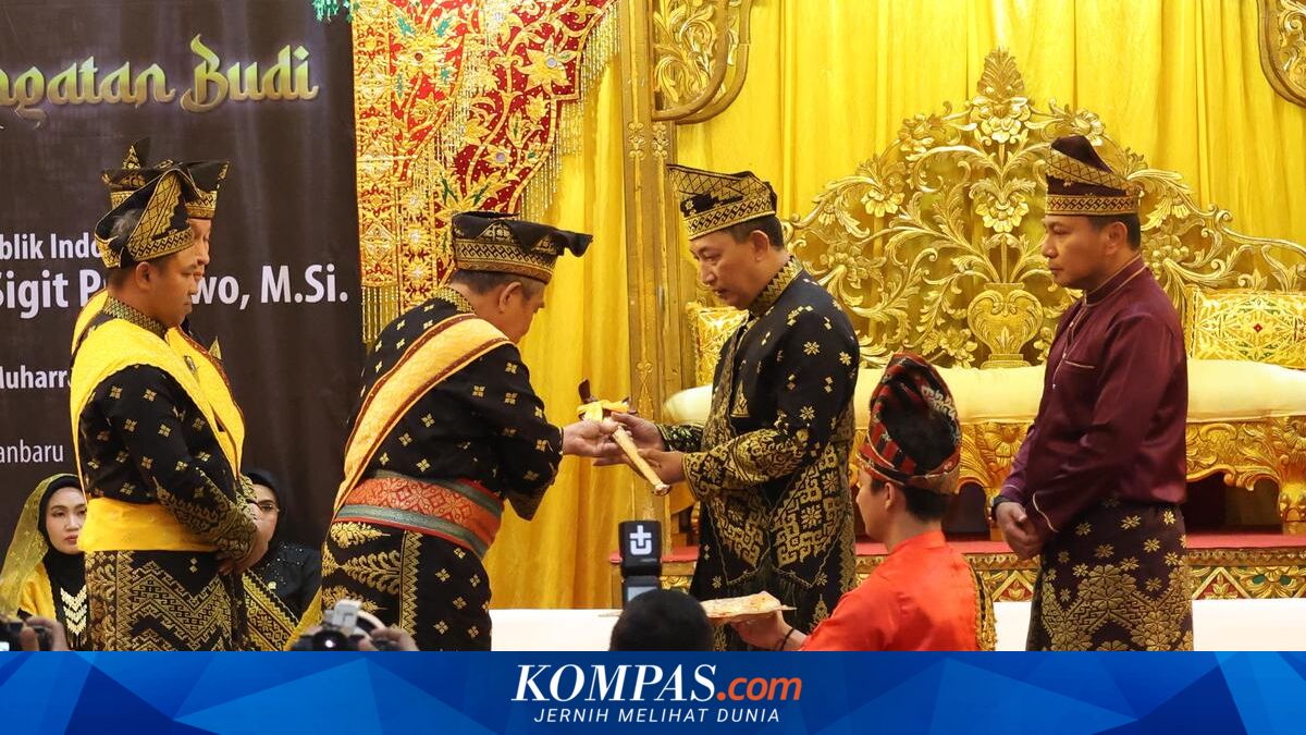Terima Anugerah Adat Ingatan Budi dari LAM Riau, Kapolri: Selalu Saya ...