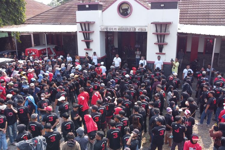 Ikuti Maruarar Sirait, Kader dan Simpatisan PDI-P Subang Ramai-ramai Mundur