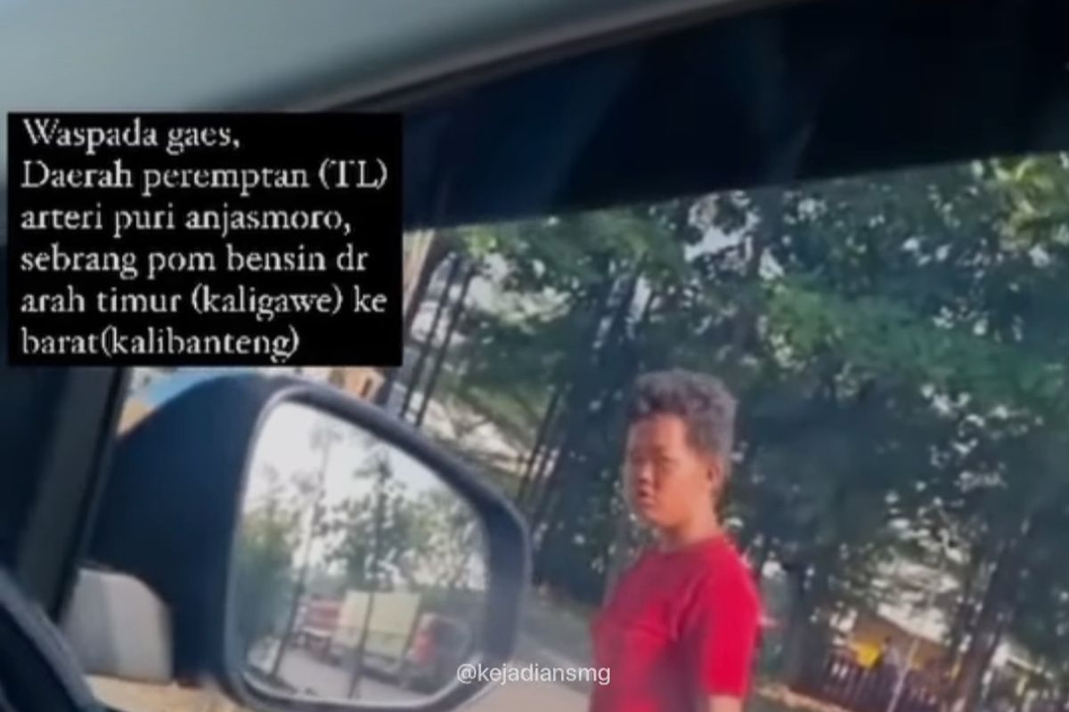 Pengemis yang Viral karena Lempar Sandal ke Pengendara Mobil Semarang ...