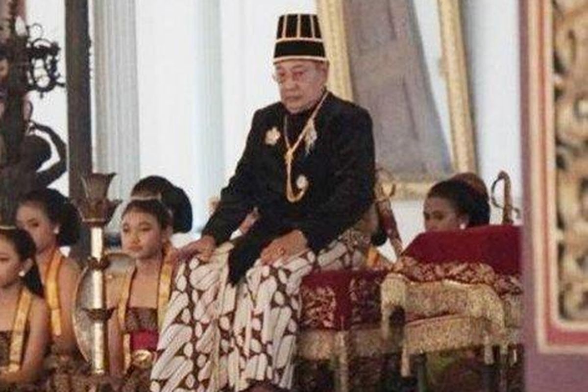 Sri Susuhunan Pakubuwono XIII Wafat, Pemakaman Raja Keraton Solo Akan ...