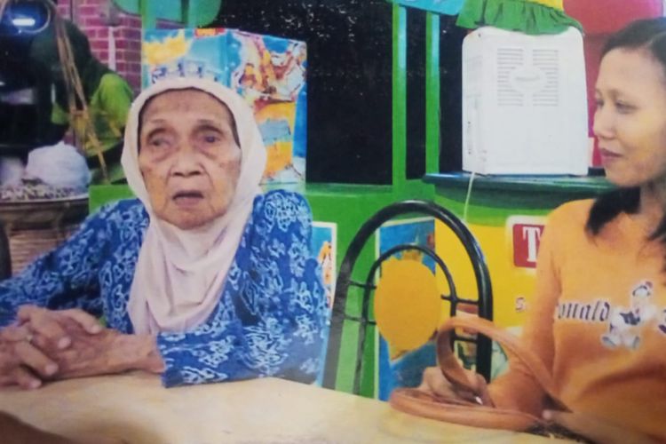 Foto : Alzheimer, Bikin Eyang Putri Necis Lupa Berdandan dan Keluarganya