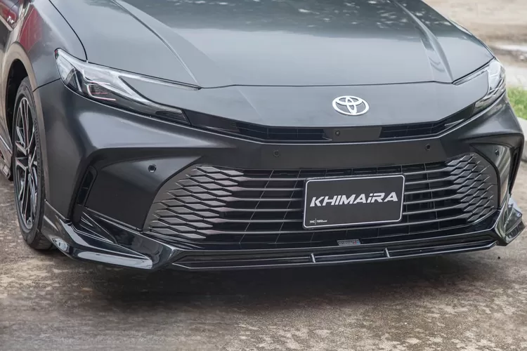 Modifikasi Toyota Camry Anyar, Tampil Agresif Pakai Bodykit