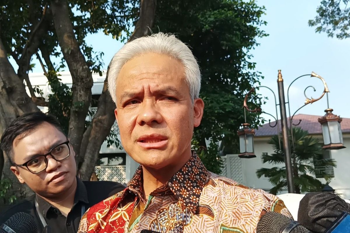Ganjar Pranowo Bertemu Jokowi di Istana, Mengaku Tak Bicara Empat Mata
