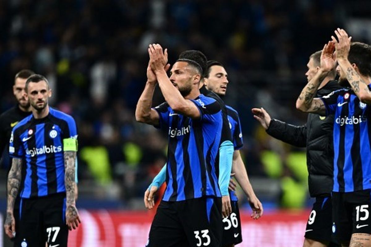 Cerita Eks Bek Inter Milan Sembunyi di Ruang Bawah Tanah Saat Iran ...