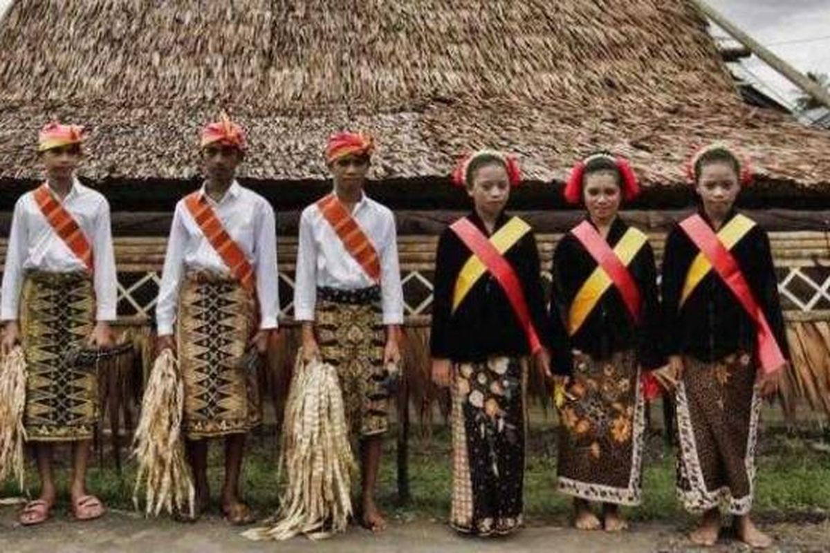 Lirik dan Chord Lagu Daerah Rasa Sayange, Karya Paulus Pea