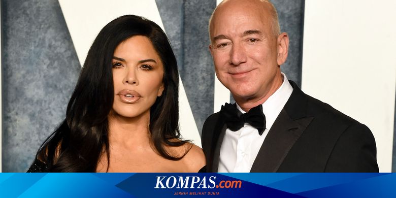 Jeff Bezos Lamar Kekasih dengan Berlian 20 Karat