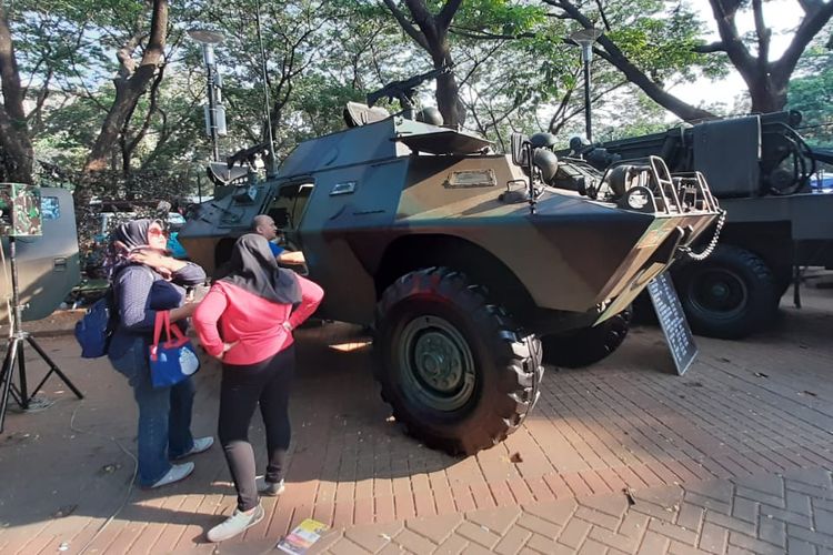 Zona Militer di Otobursa Tumplek Blek Jadi Tempat Favorit