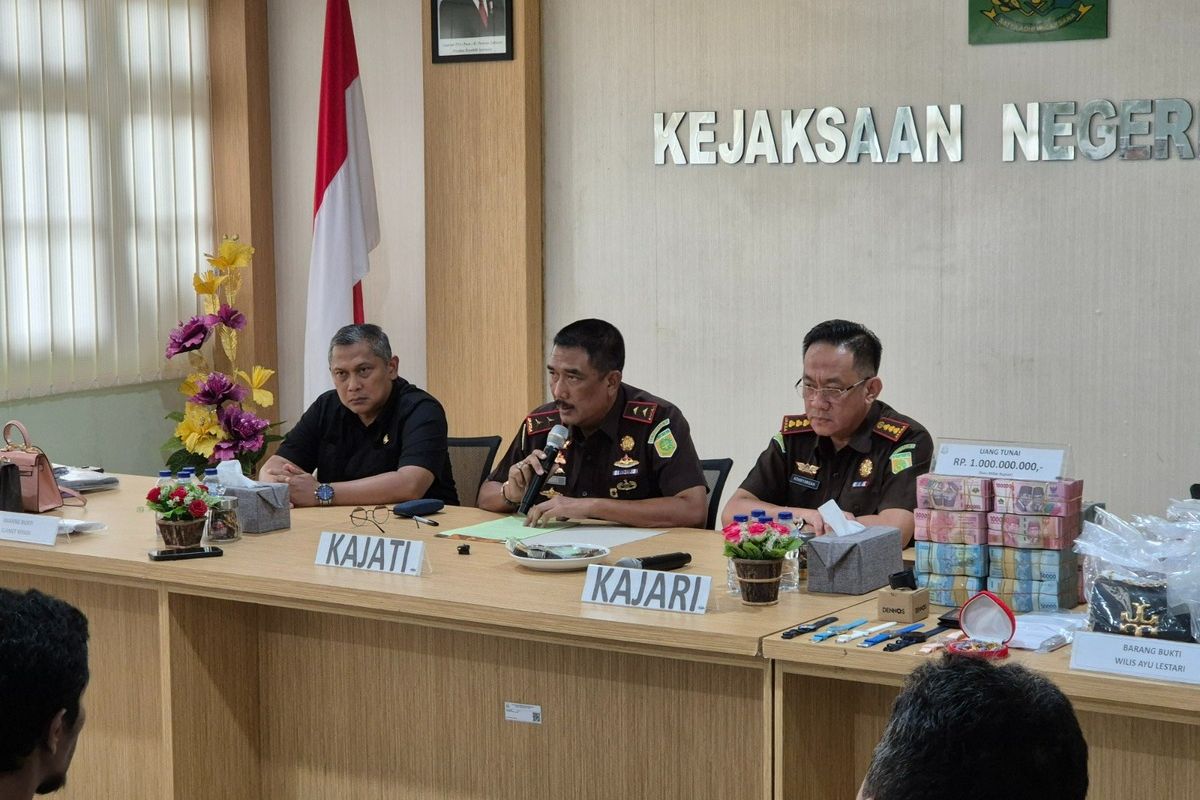 Dugaan Korupsi PT Dok Wayame Ambon, Jaksa Sita 2 Mobil hingga Uang ...