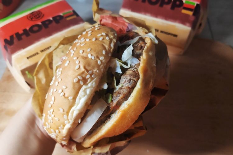 Mencoba Whopper Burger King Versi Baru, Diklaim 100 Persen Daging Sapi ...
