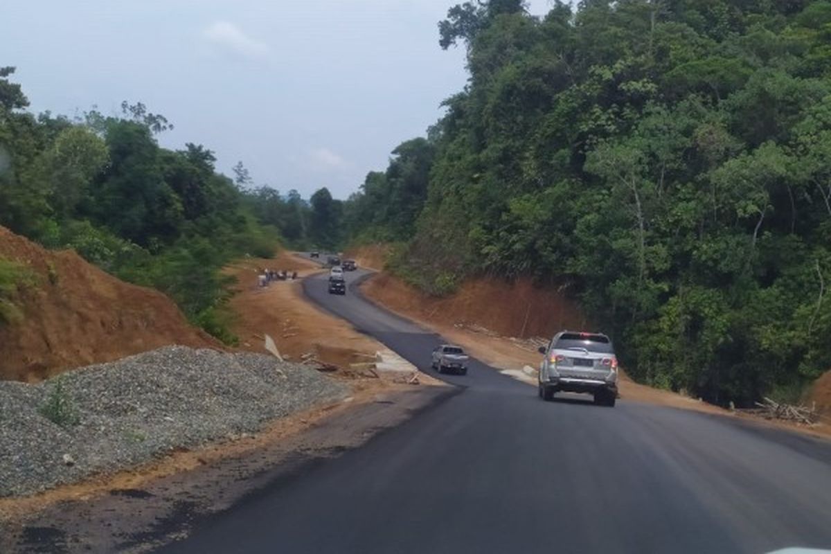 Proyek Jalan Nanga Era-Batas Kaltim Kelar Mei 2024