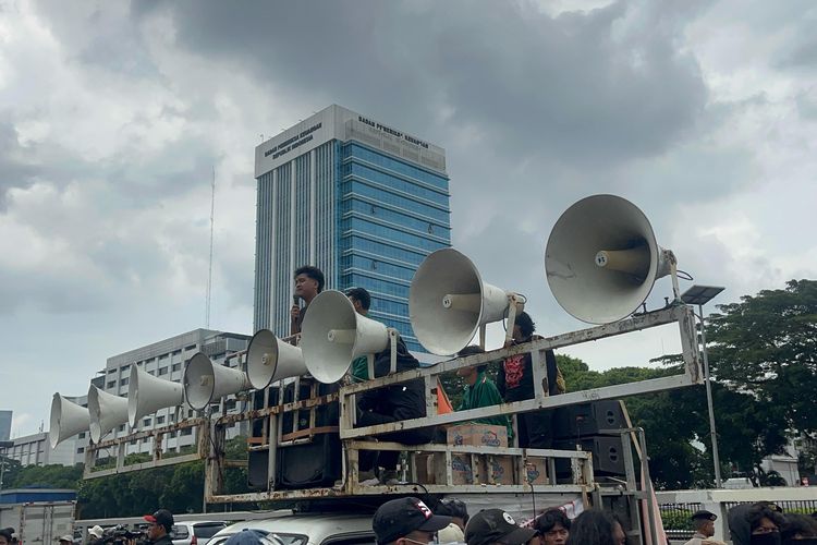 Berita Terkini Harian Pengesahan-uu-tni-terbaru Terbaru Hari Ini ...